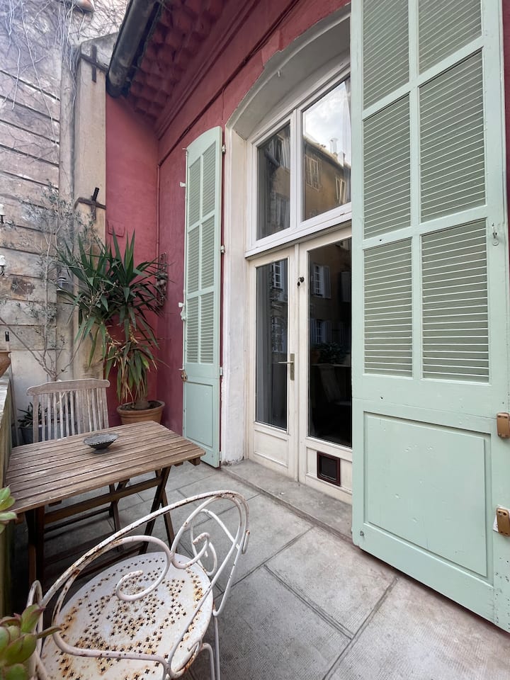 Duplex-terrasse Au Cœur De Noailles - Marseille
