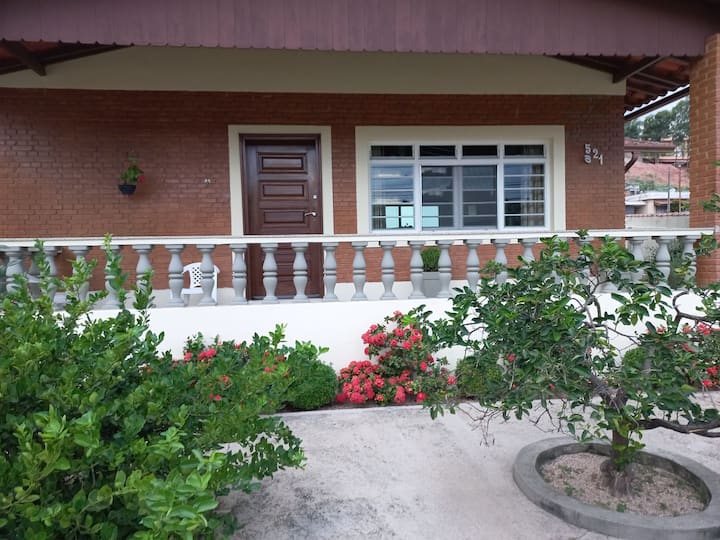 Casa Com Piscina No Centro De Serra Negra - Serra Negra