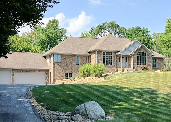 Easy Access Downtown Indy! - Greenwood, IN