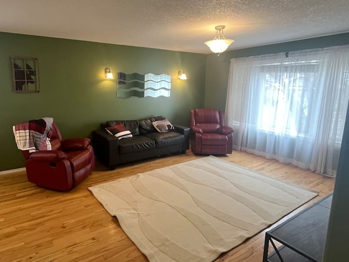 Hilltop Haven - Cardston