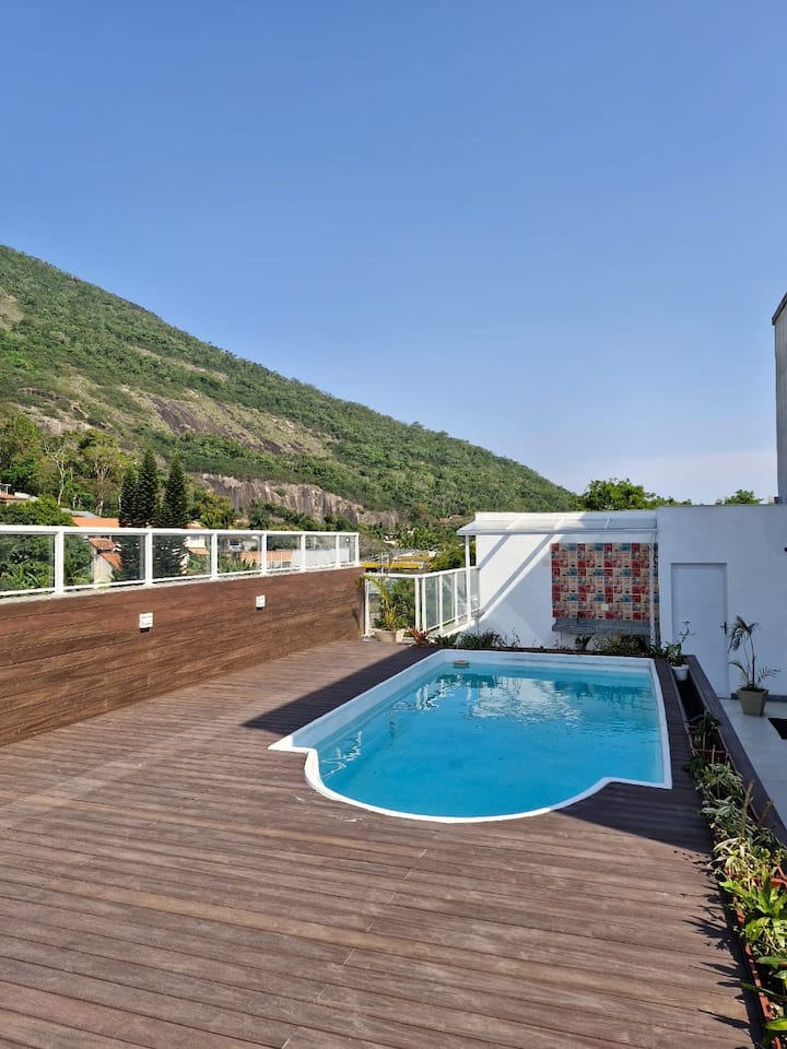 Cobertura Na Entrada De Itacoatiara - Niterói