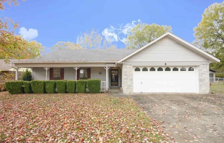 Clean Family Home Near Downtown Conway - Conway, AR
