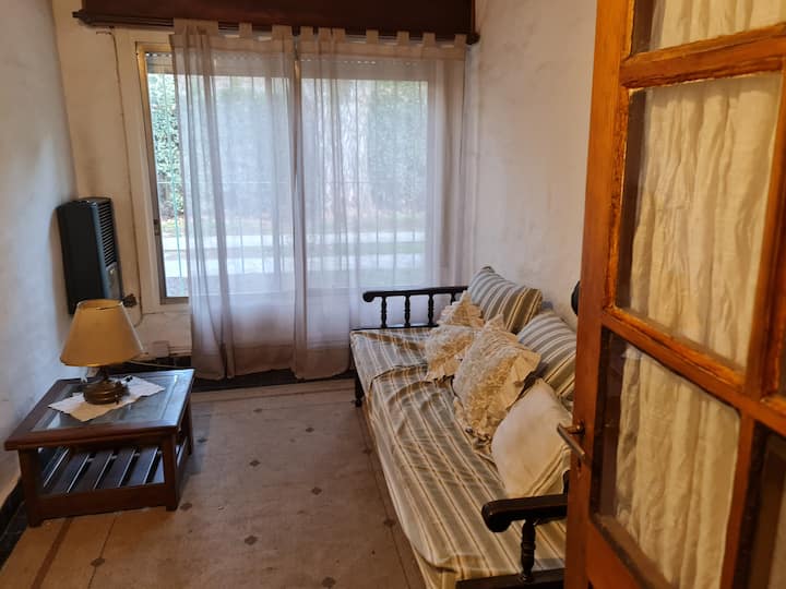 Gran Casa Con Amplio Parque. - Bella Vista