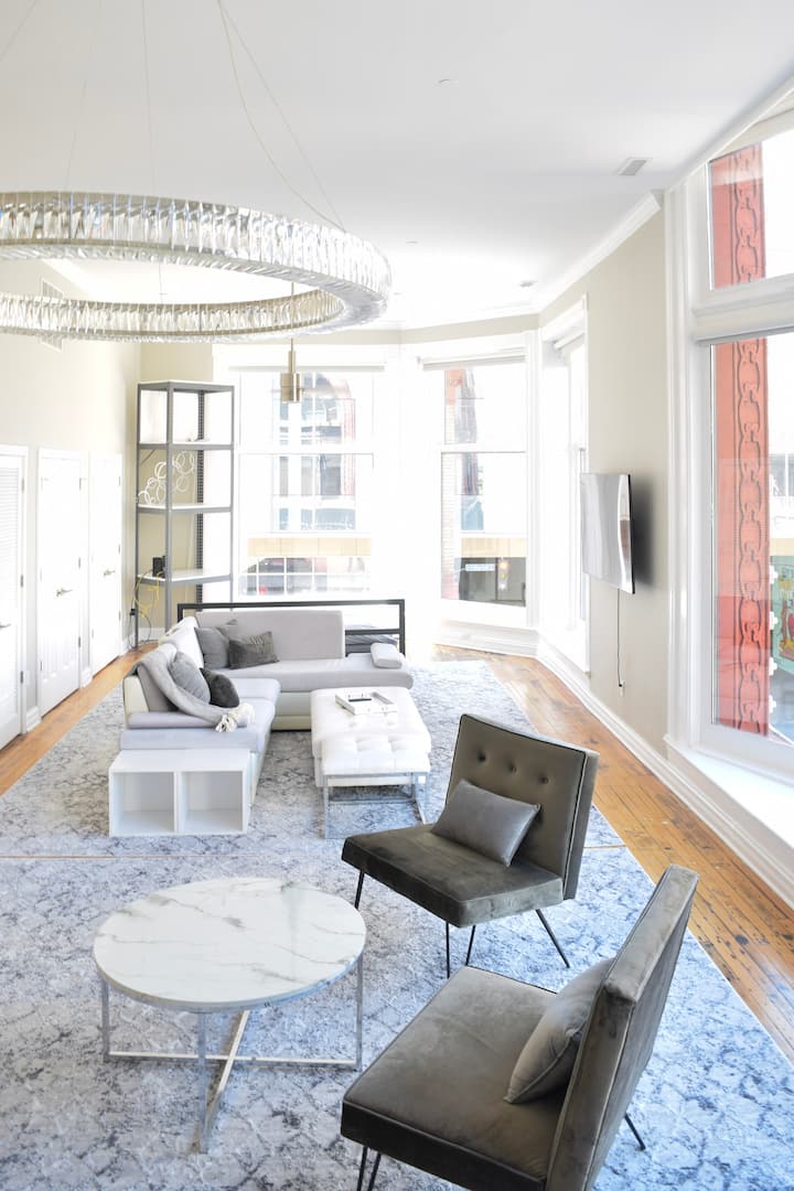 Location! Corner Downtown Condo! - Louisville, KY