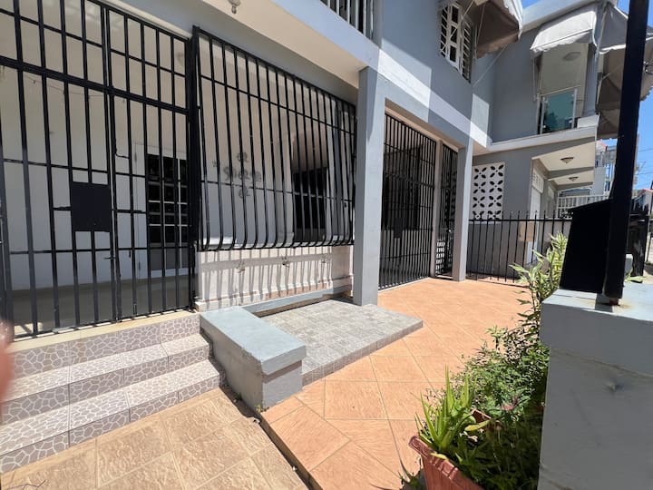 Casa Pomarrosa
15 Min Walk To Beach & Loiza St. - San Juan