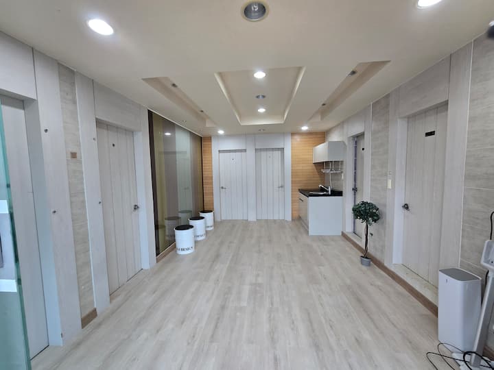 해운대중동역 5분
하우스

Lct해변도보15분#
블루라인15분#
 이마트5분#

무료주차2 - Busan