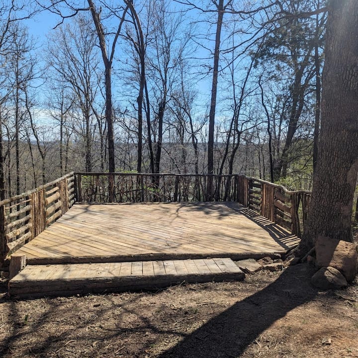 Miracle Mountain Homestead - Devil's Den State Park, Winslow