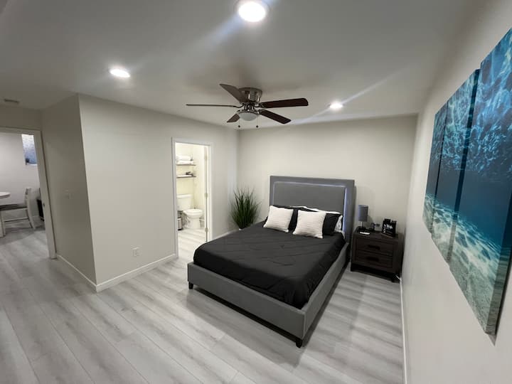 The Basement Located Near Downtown Long Beach. - Wilmington - Los Angeles