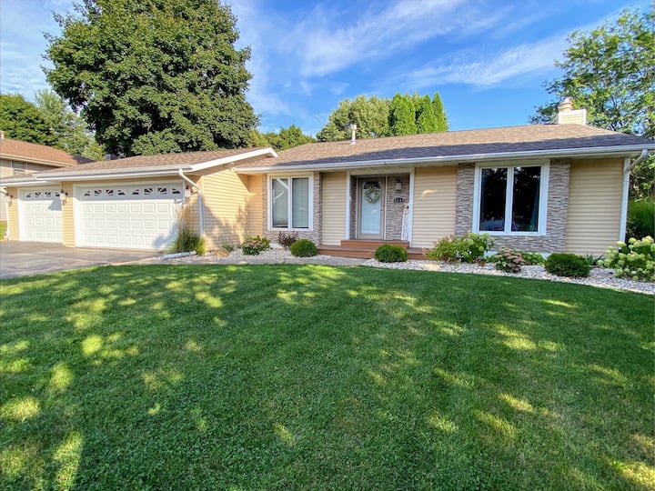 Elegant, Charming, Serene, & Delightful Home! - Rockford, IL
