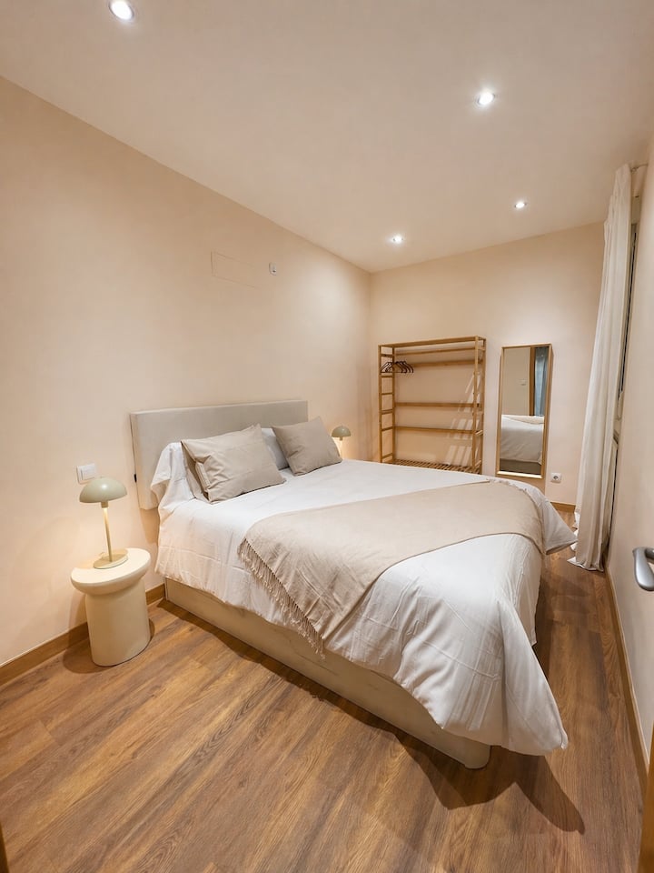 Cozy Apartment | 2 Rooms | Private Patio - Madrid