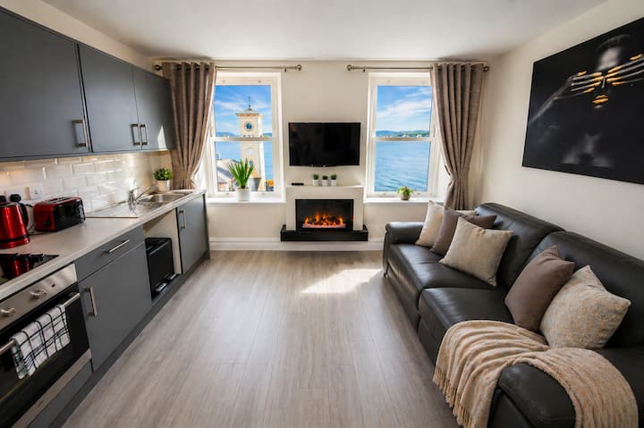 Stunning Oceanview Apartment - Cobh