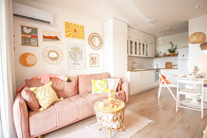 Charming 1-bedroom  Ideal For Families In Budva - Budva