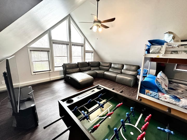 Family Fun Apt! Arcade, Treats, Games, Coffee - Rochester, NY