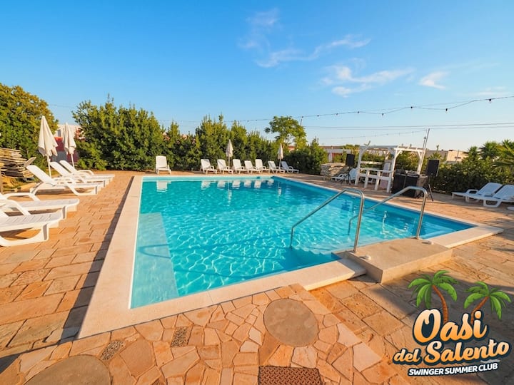 Only Adults - Casetta Kanadà In Circolo Nudista - Campomarino