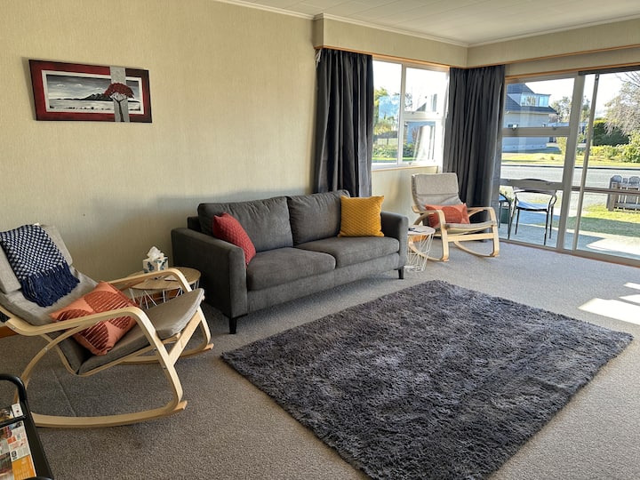 Warm Unit Close To Town Centre - Te Anau