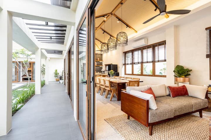 Kings Villa A New Bali-inspired Villa Up To 25pax - Philippines