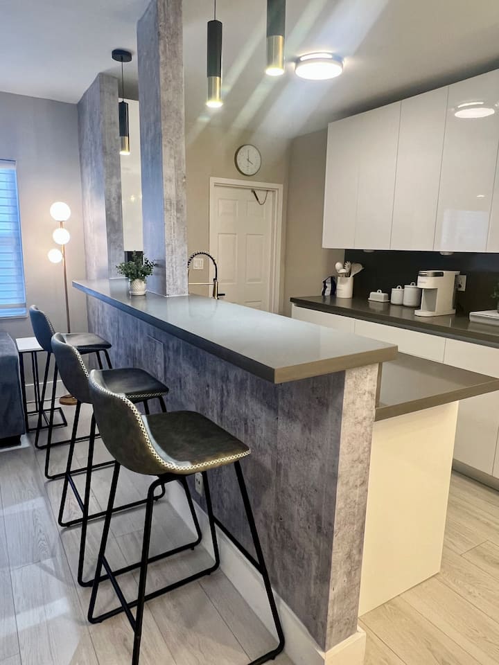 Hollywood Beach Apartment - The Bahamas