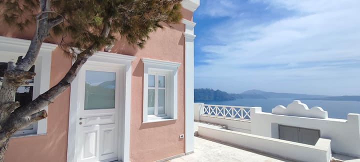 Mikros Vorias - Santorini