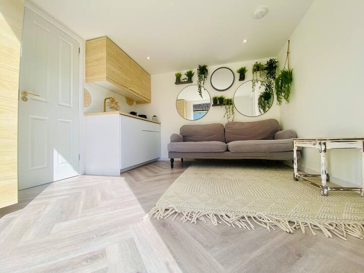 Modern Oasis - Garden Cabin - 1 Bed Annex - Brighton