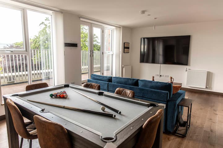Maidstone 3 Bedroom Penthouse,pool Table & Parking - Maidstone