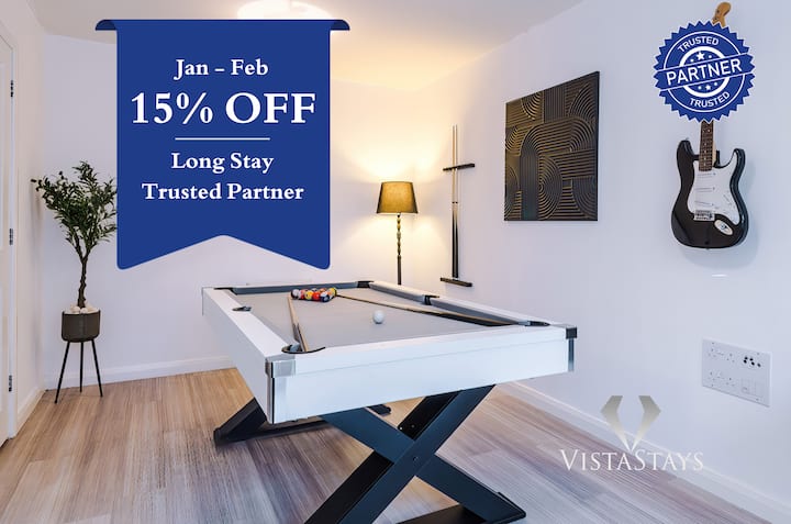 Contractor Stay | Pool Table • Ps4 • Driveway Park - Oldham