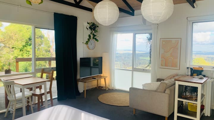 Menzies Cottage - Melbourne