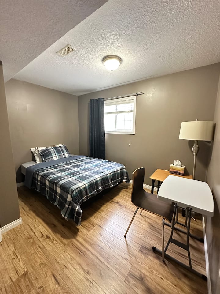 Room In Lloydminster For Rent (B) - Lloydminster