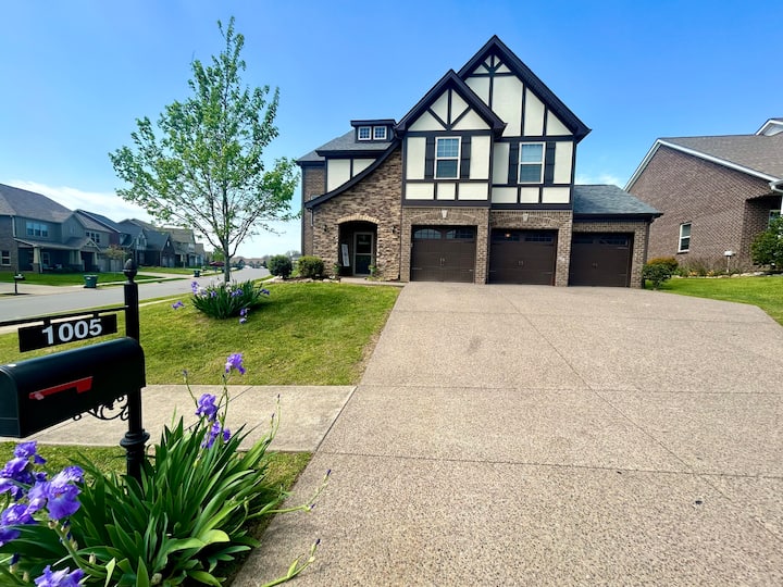 Shared Home With Private Living Quarters! - Lebanon, TN