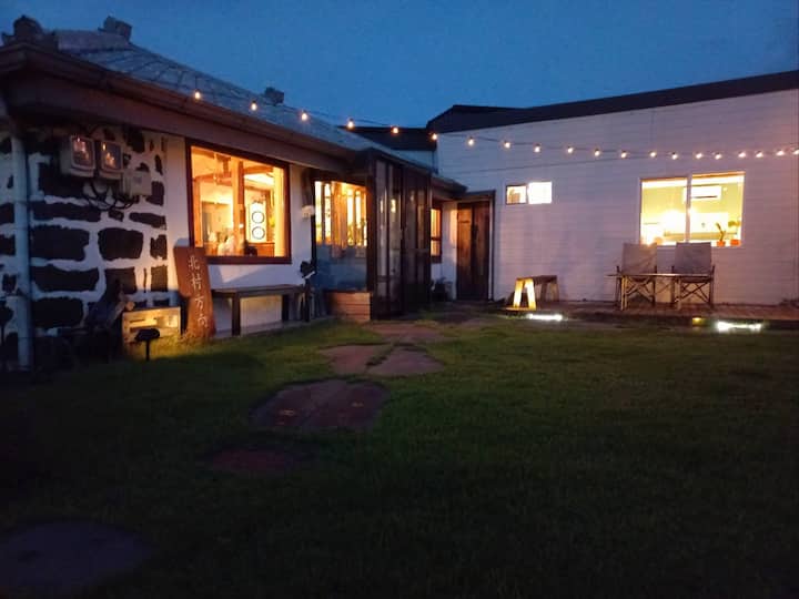 고즈넉한 쉼이 있는 '북촌방향' / 함덕해수욕장 차로 4분 / 반려견 무료 동반 - Jeju