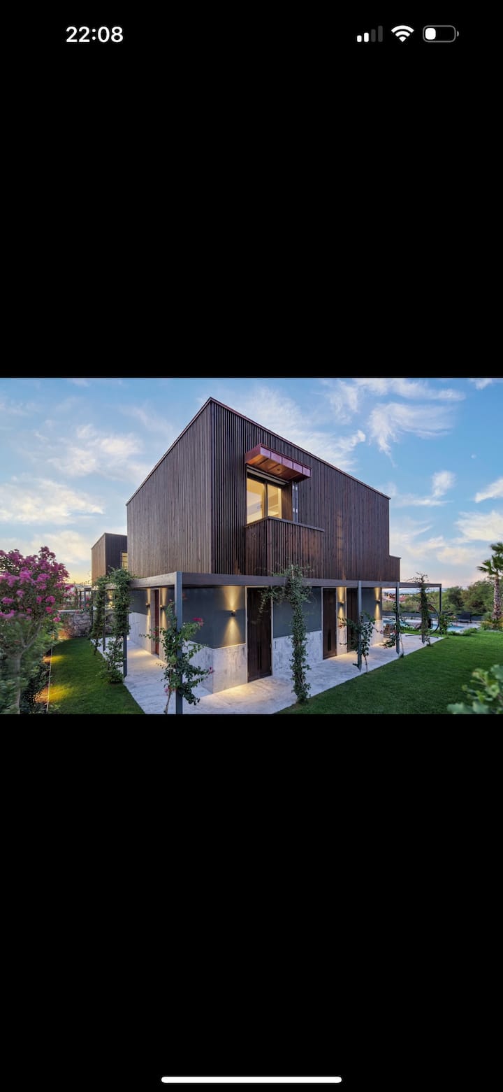 Ilıca’da Müstakil Havuzlu Villa - Alaçatı