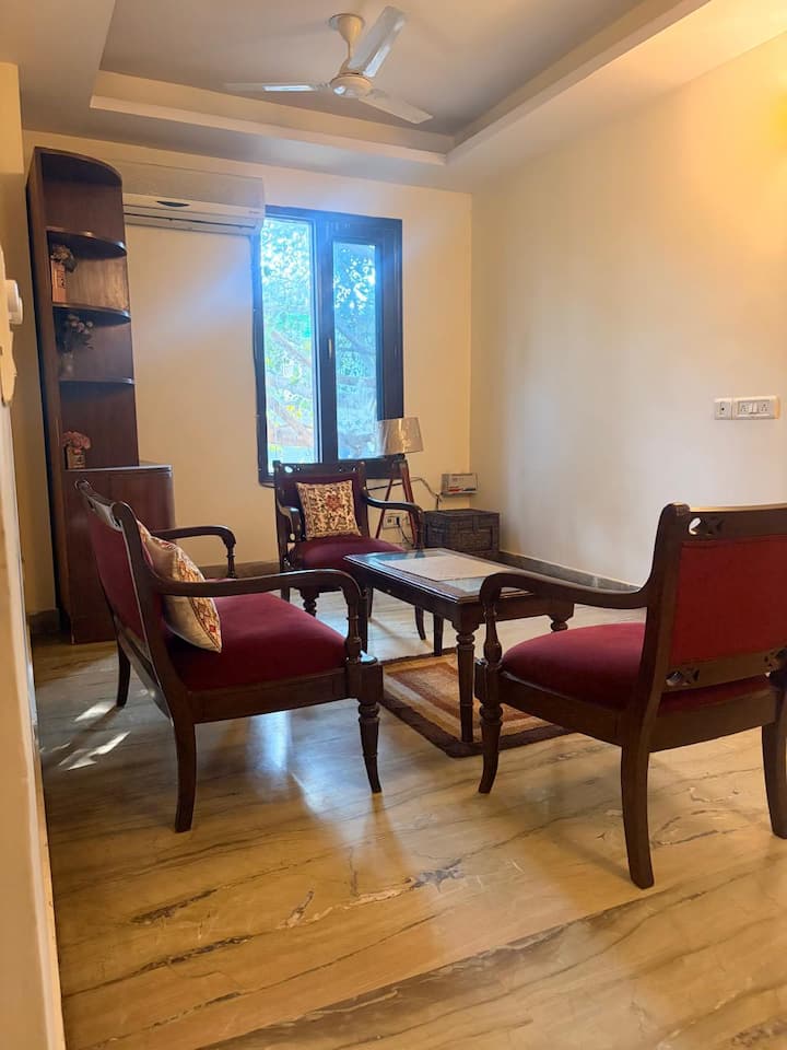 A 2bhk Star Location Property. - New Delhi