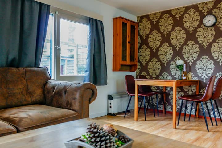 Chalet Near Forest, Train Station - Tilburg