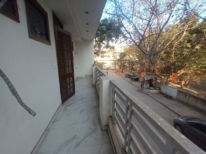 4 Bedrooms In New Delhi - ニューデリー