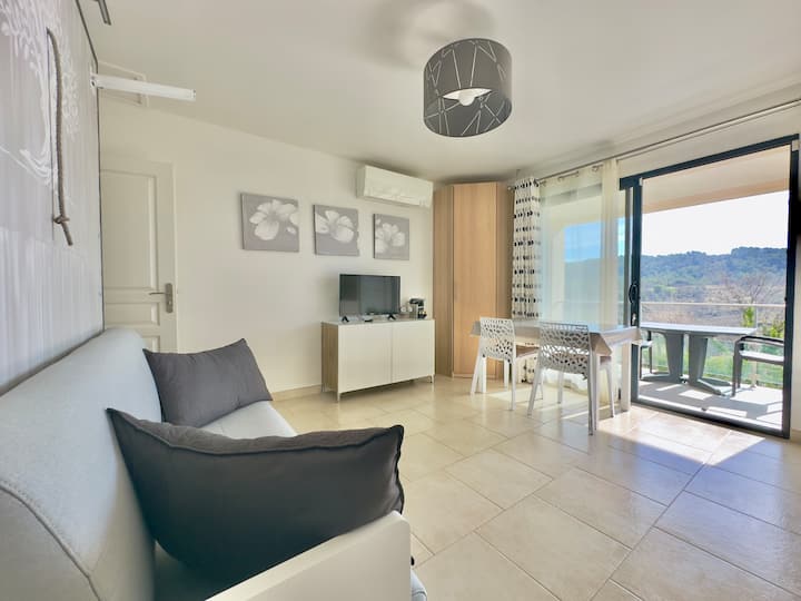 Studio Avec Terrasse / Piscine - Gréoux-les-Bains