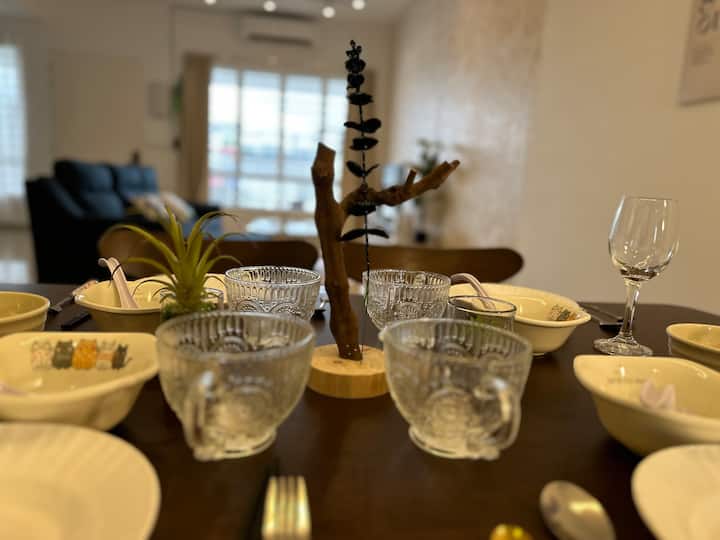 10pax/seremban休闲客栈94号@4room3bath - Port Dickson