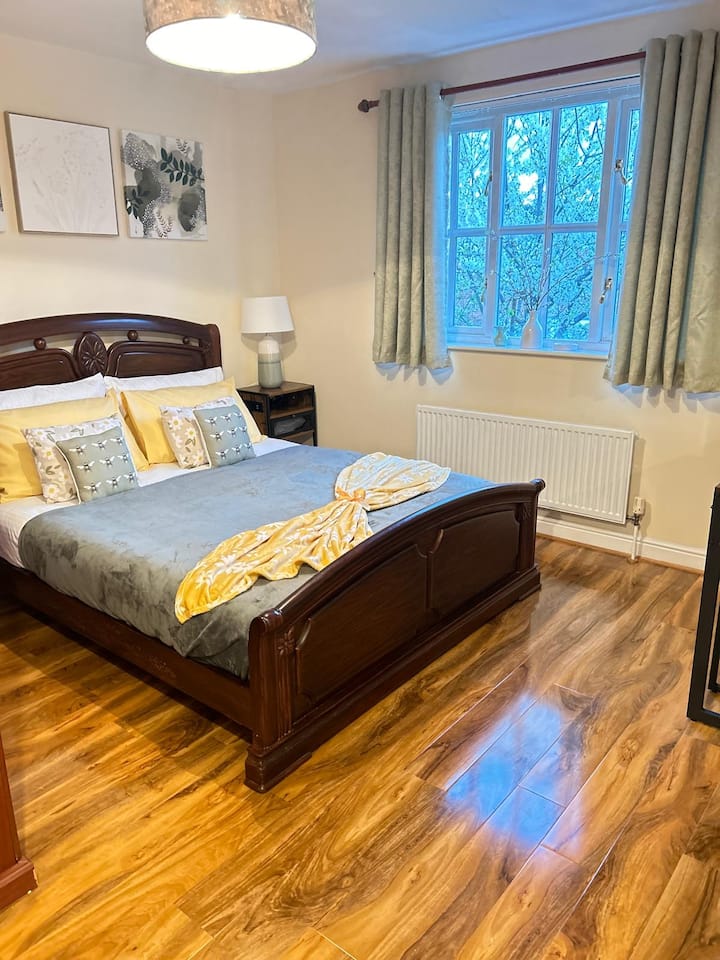 Ashford Home, Garden, Near Station & Hospital - Kent