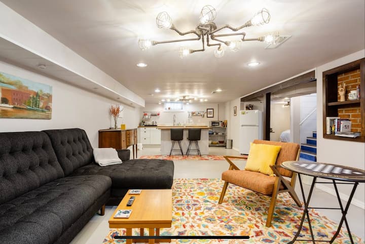 Cozy Family Friendly Apartment - Portland, OR