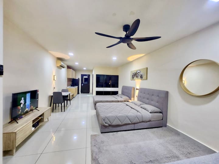 Ksl City Mall | 4 Pax | 2 Q Bed | Near Ciq + R&f 1 - Johor Bahru