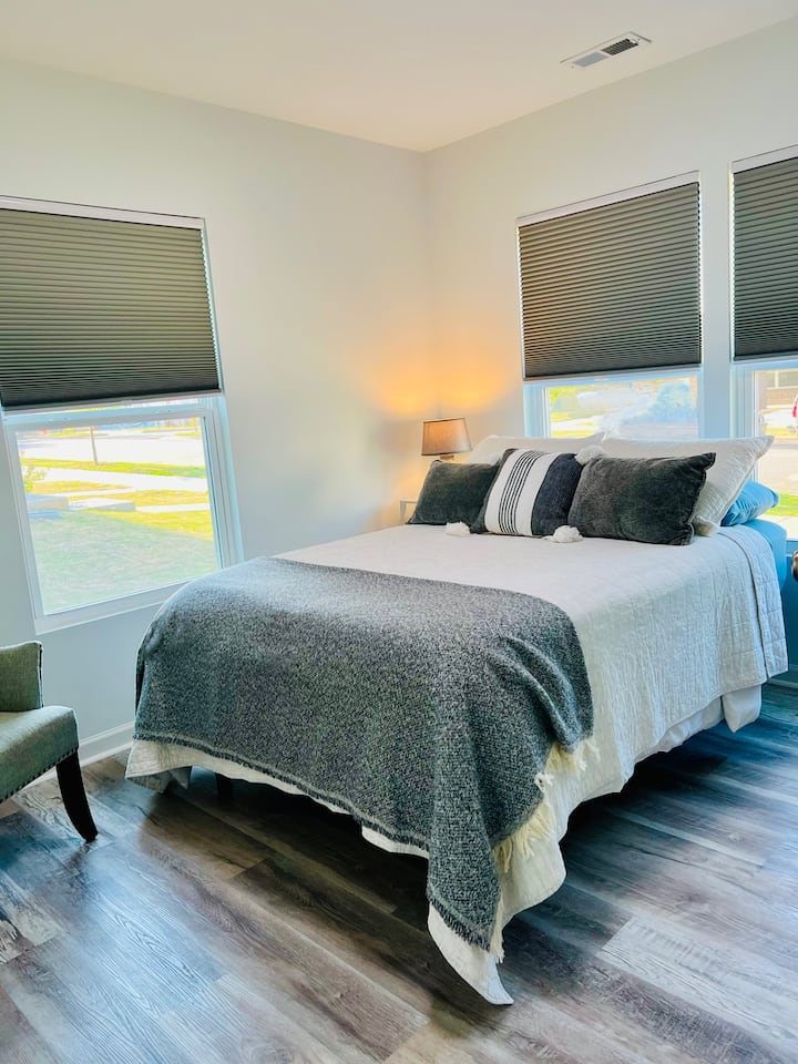 Townhouse Suite Near Downtown Raleigh - Raleigh, NC