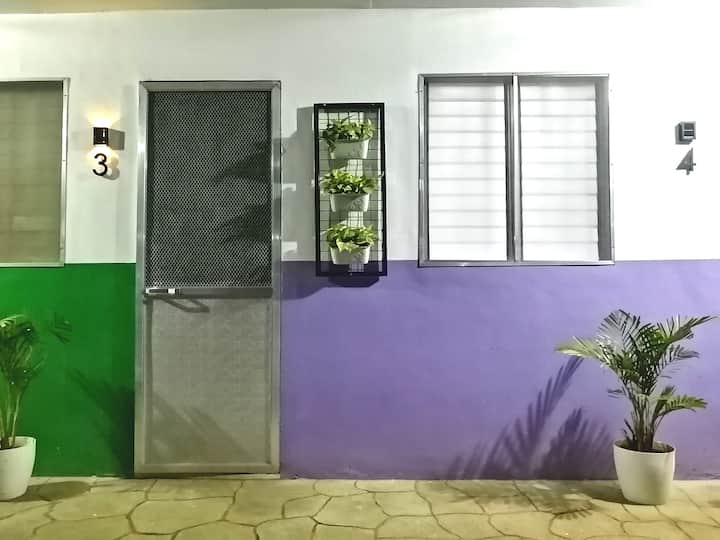 Wys Purple Room - Mariveles