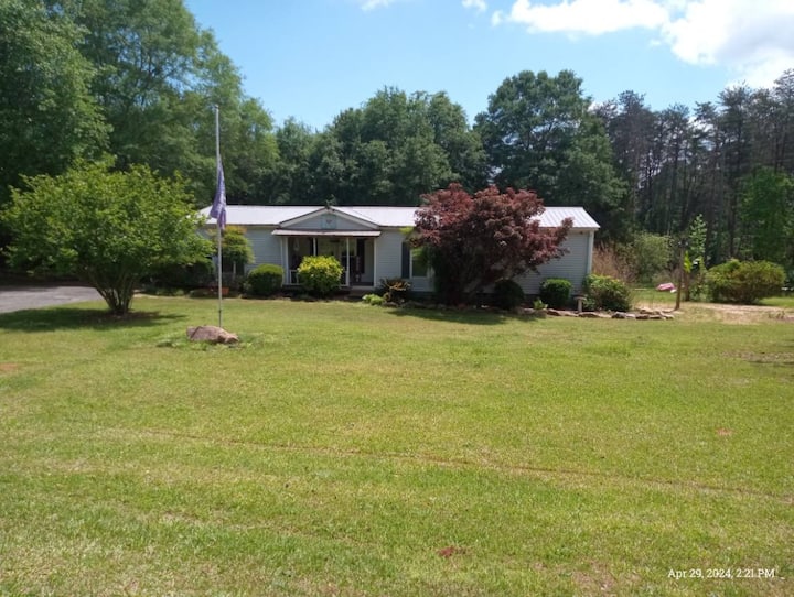 Country Living By The Lake - Pendleton, SC