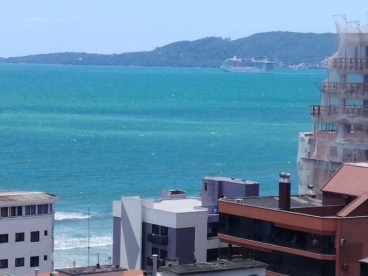 Apartamento Meia Praia
80 Metros Do Mar - Pôrto Belo