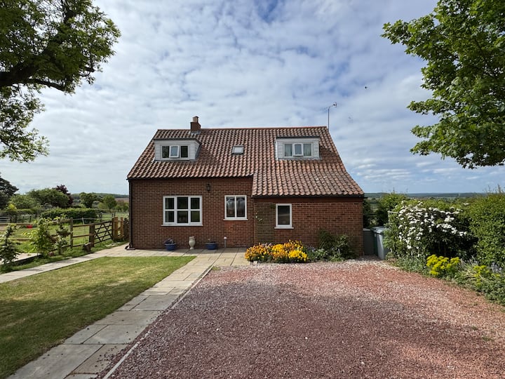 Dog Friendly Cosy Country Cottage With Hot Tub. - Sherwood Forest