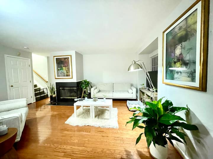 Suite Bedroom In Lorton - Woodbridge, VA