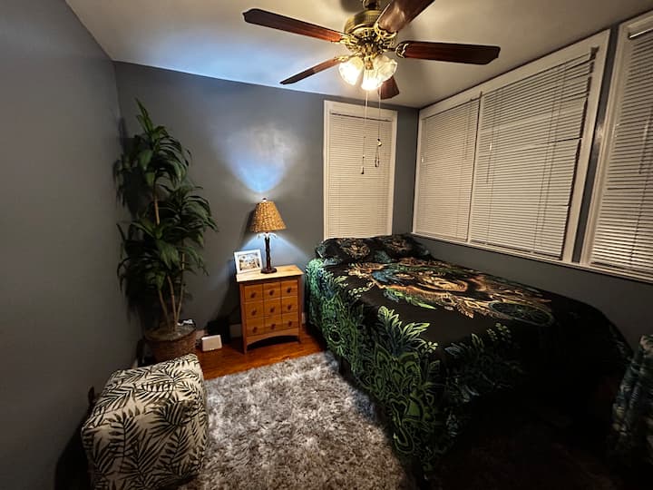 Tropical & Relaxing Vibe-close To Downtown - Norfolk, VA