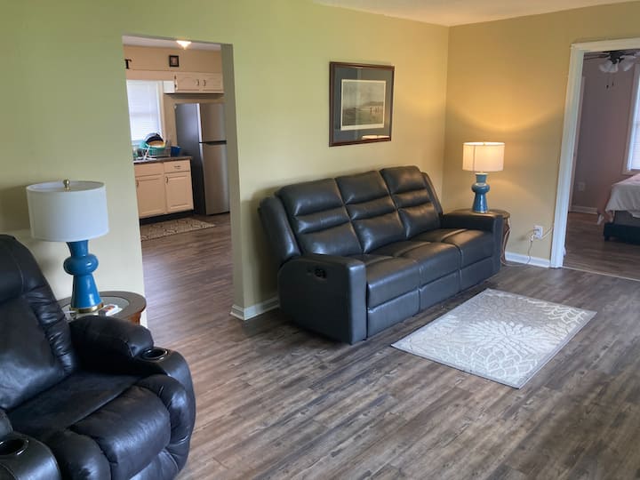 Cozy Little Home - Louisville, KY