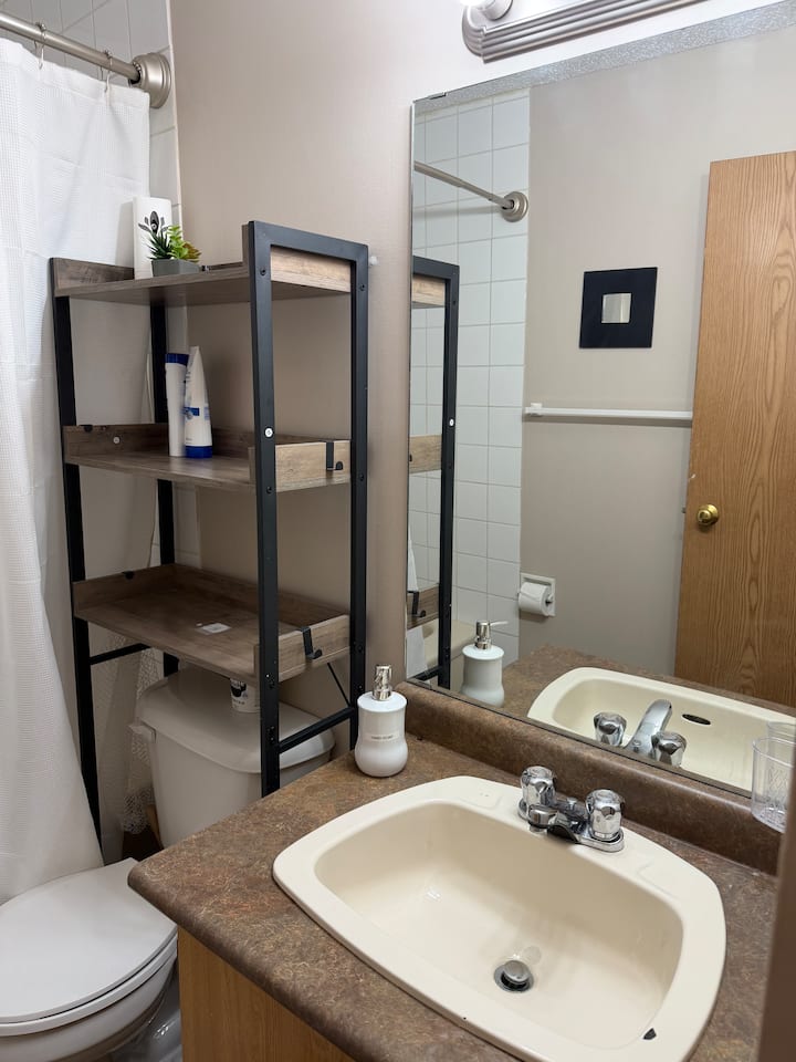 1 Bedroom In Lloydminster - Lloydminster