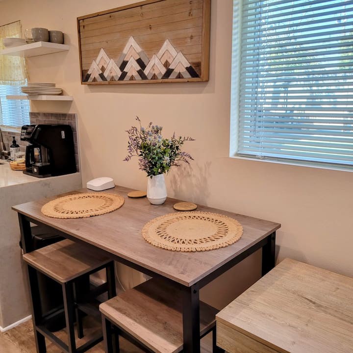 Private Entry Casita W/full Kitchen+ac+work Desk - North Hills - Los Angeles