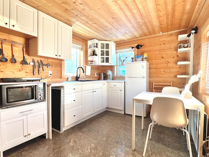 Cozy Tiny Home Near City Centre - Yukon