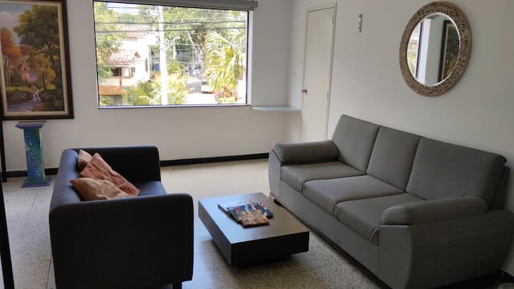 Cercano A Metro, A La 70 Y Al Estadio - Medellín